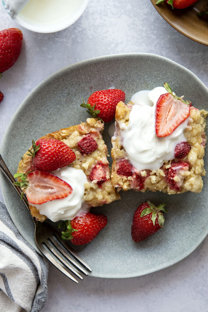 Streusel Strawberry Baked Oatmeal