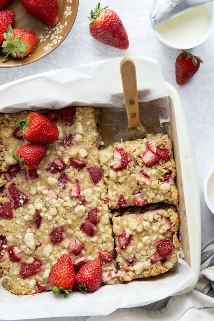 Streusel Strawberry Baked Oatmeal