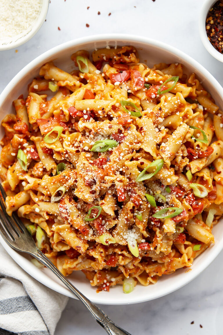 Spicy Roasted Red Pepper Pasta